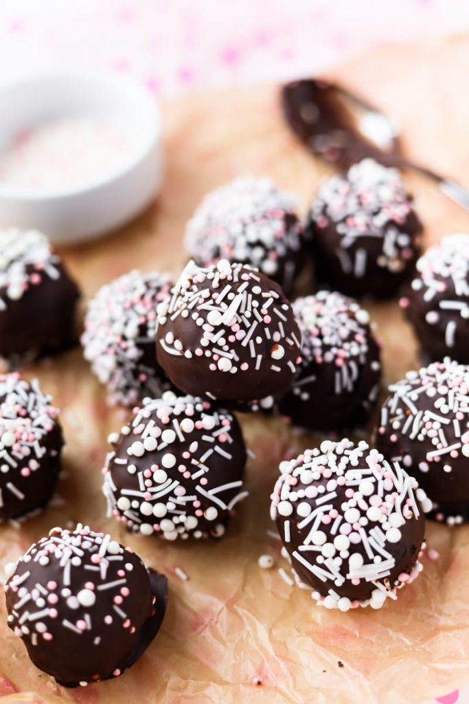 Healthy Cake Pops (Gluten-Free) - Fresh Water Peaches