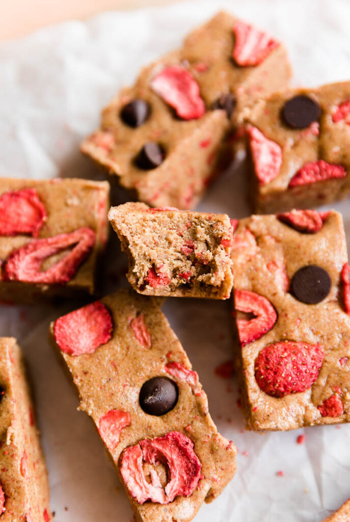 Healthy Gluten-Free Strawberry Protein Bar Recipe - Fresh Water Peaches