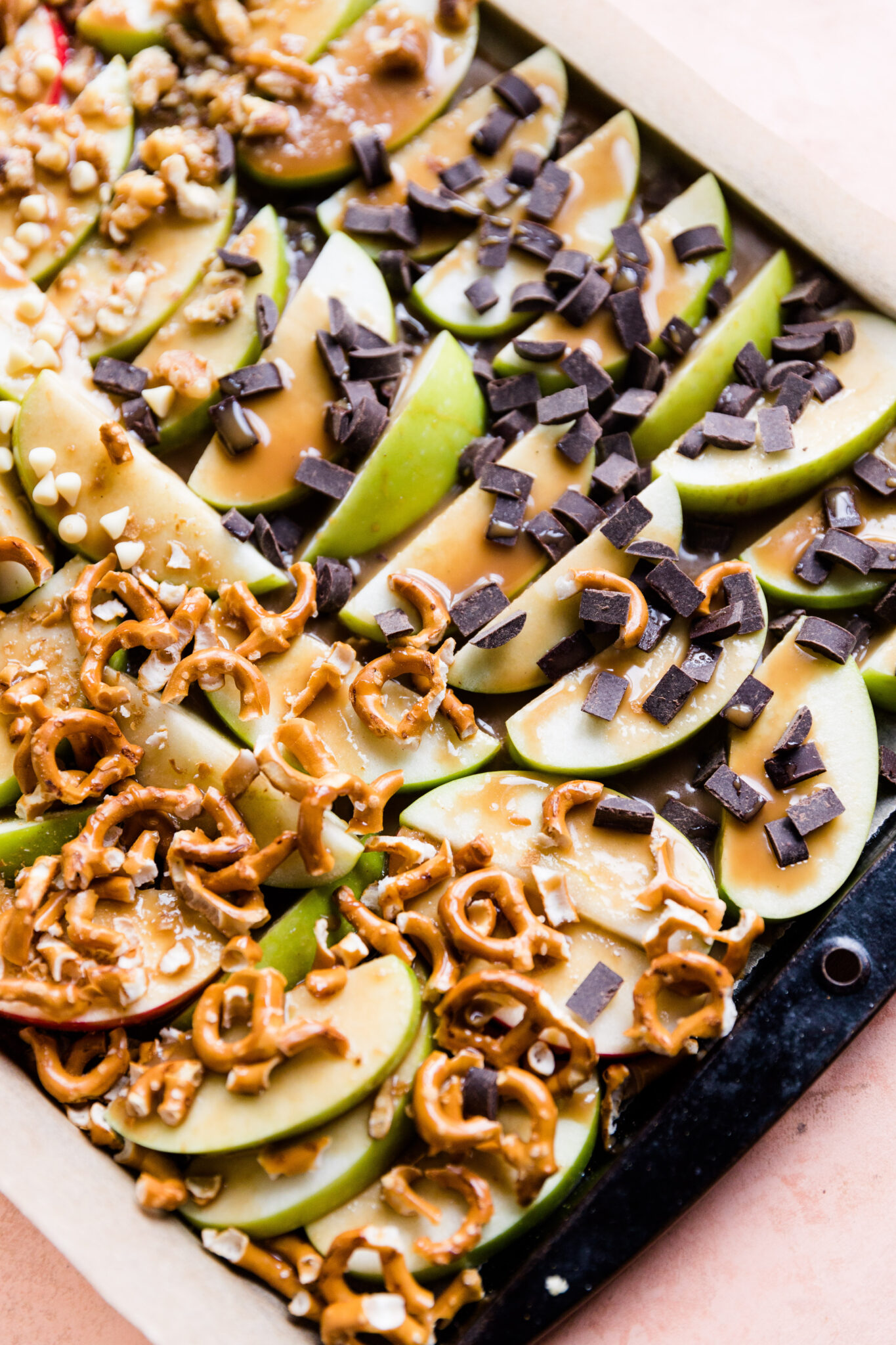 Easy Sheet Pan Caramel Apples (Dairy Free!) - Fresh Water Peaches